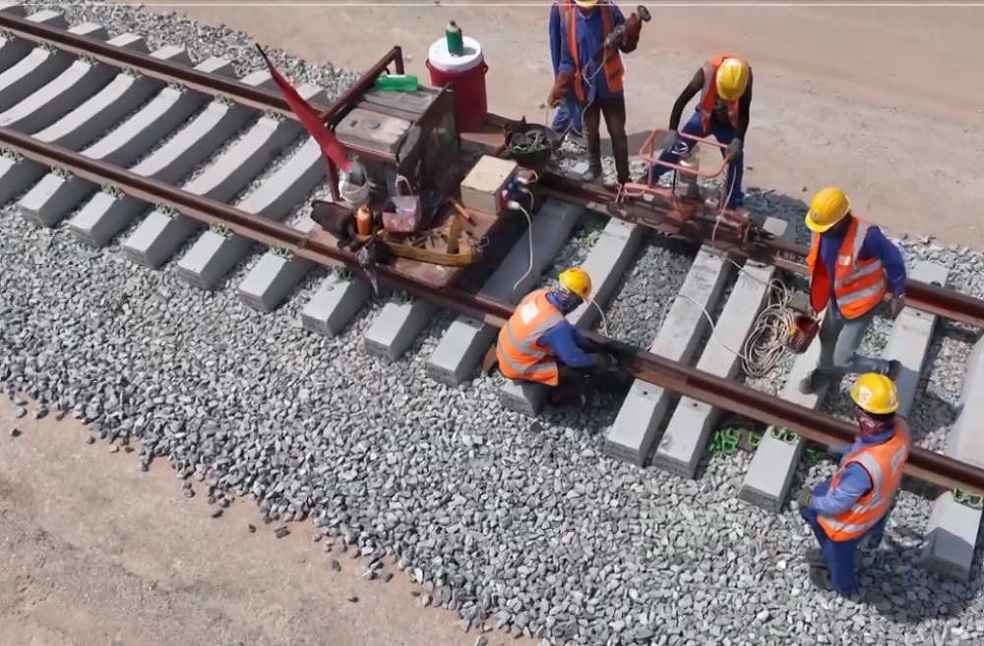 Etihad Rail finishes tracklaying works on Sharjah & Ras Al Khaimah main ...