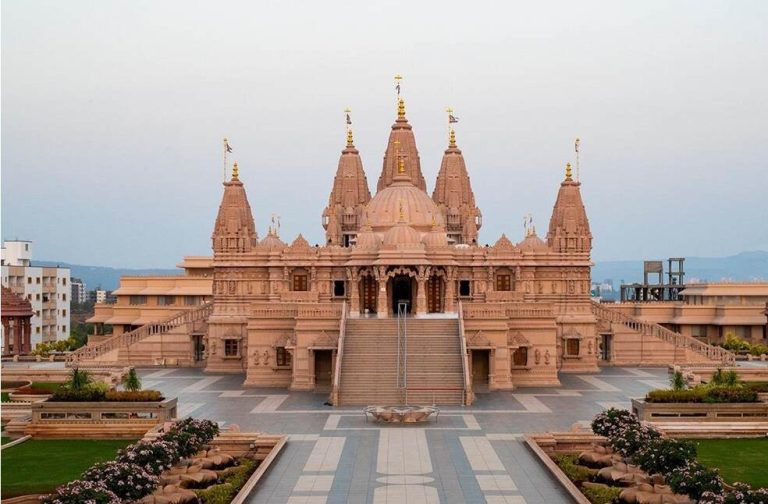 India's Modi inaugurates BAPS Swaminarayan Temple | Emirati Times