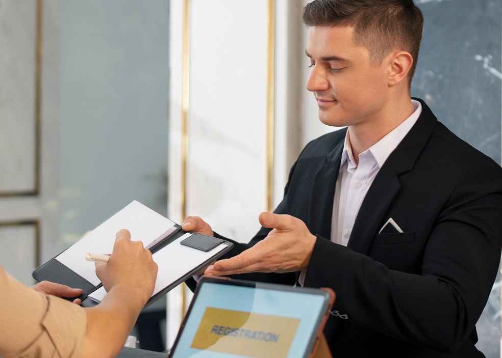 Why every hotel needs a channel manager? Key benefits and best practices