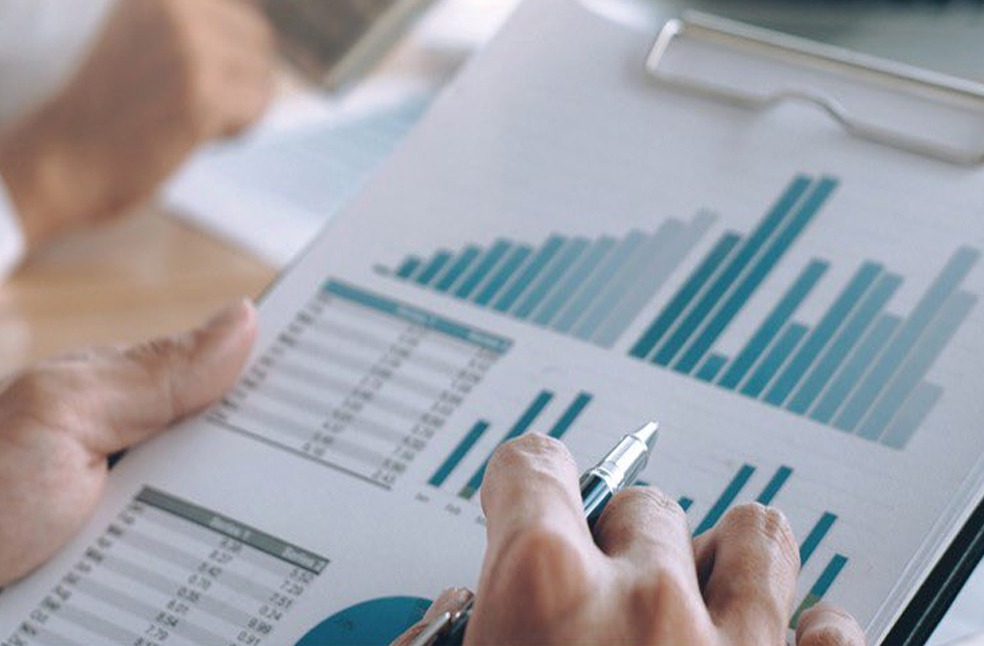 SCA launches Finfluencer license to regulate digital finance content ...