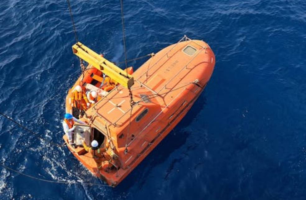 UAE National Guard rescues oil tanker crew after ship collision