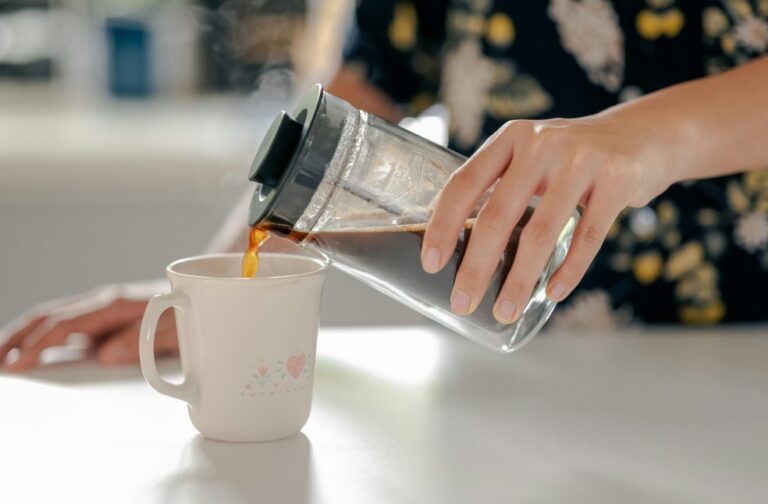 Sip smart: Coffee’s benefits brew best without the extras - Emirati Times