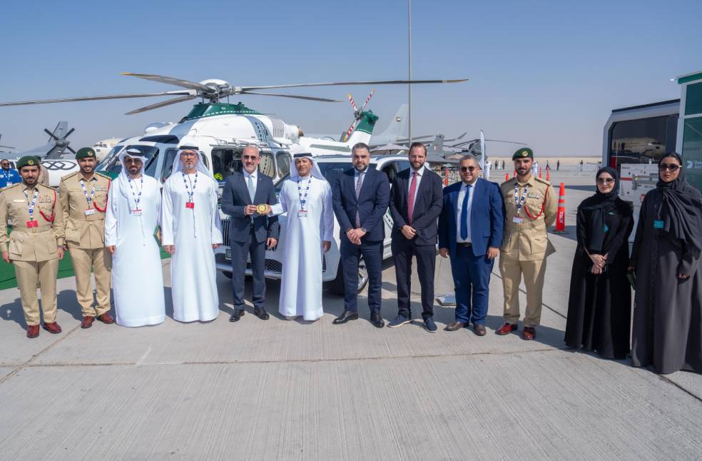 Dubai Police adds Bentley Bentayga Azure to luxury patrol fleet ...