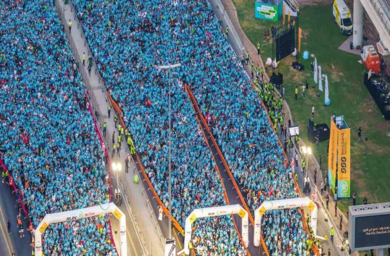 Dubai Run turns Sheikh Zayed Road into a sea of blue runners