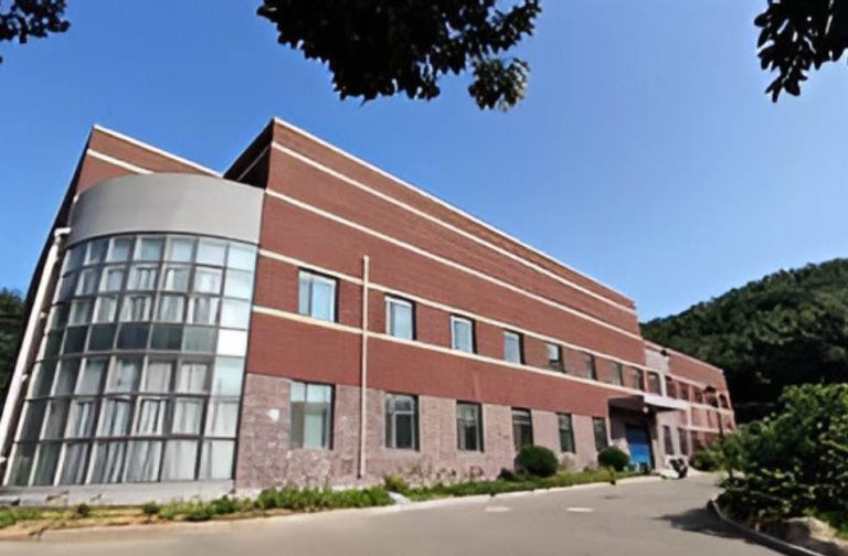 Bromine-based flow batteries last longer with new chemistry shift